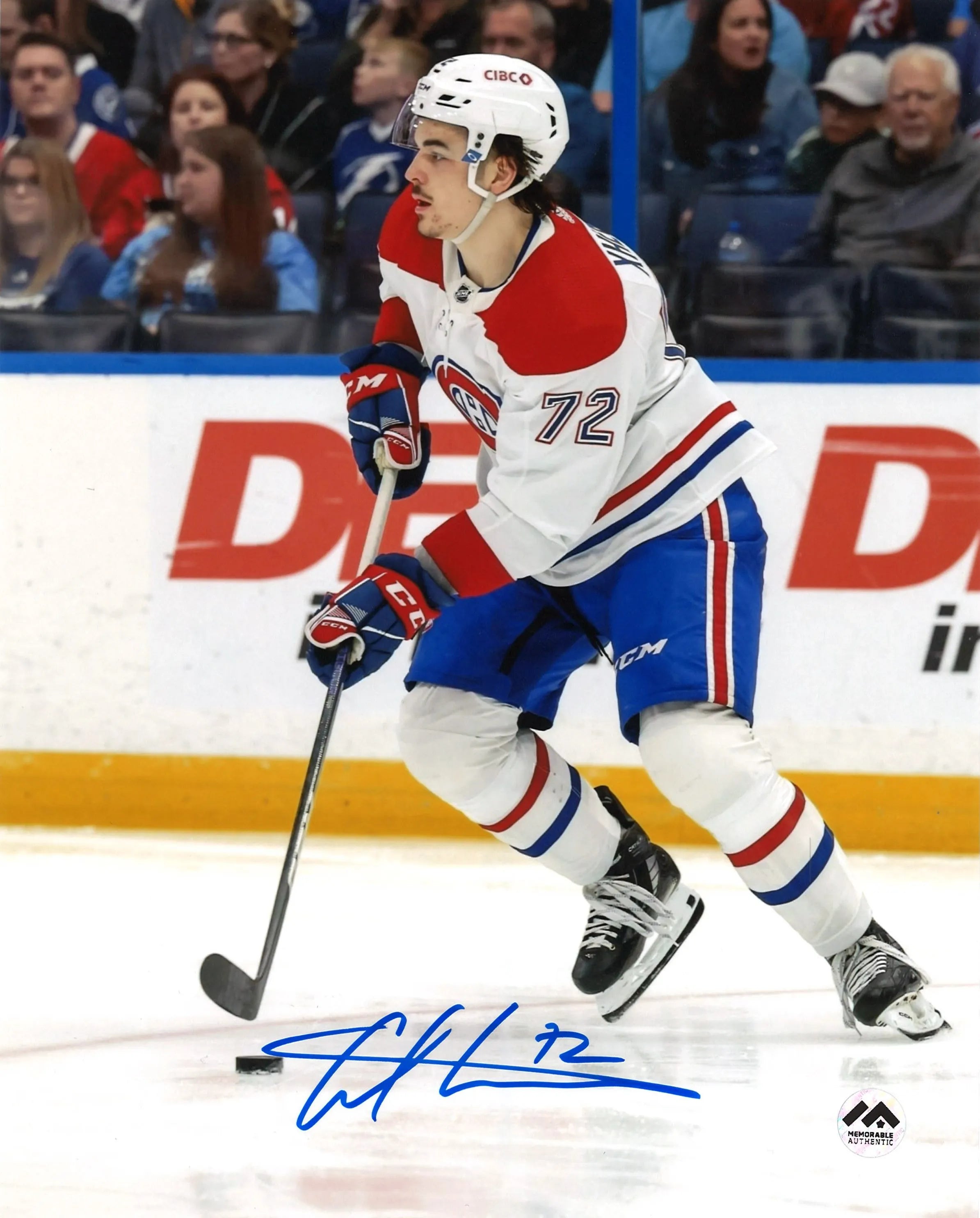 Arber Xhekaj photo 8x10 autographiée – Emblem Signatures